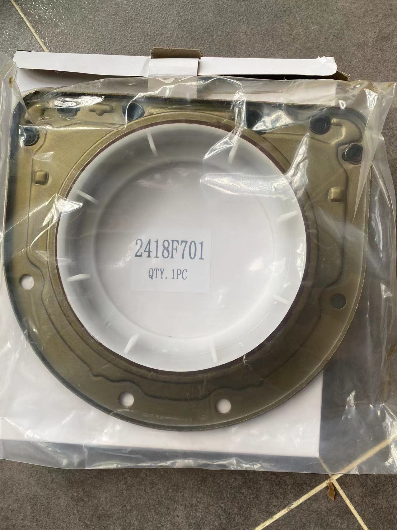 REAR OIL SEAL HOUSING | 2418F701 Perkins Phaser Rear Main Oil Seal ...